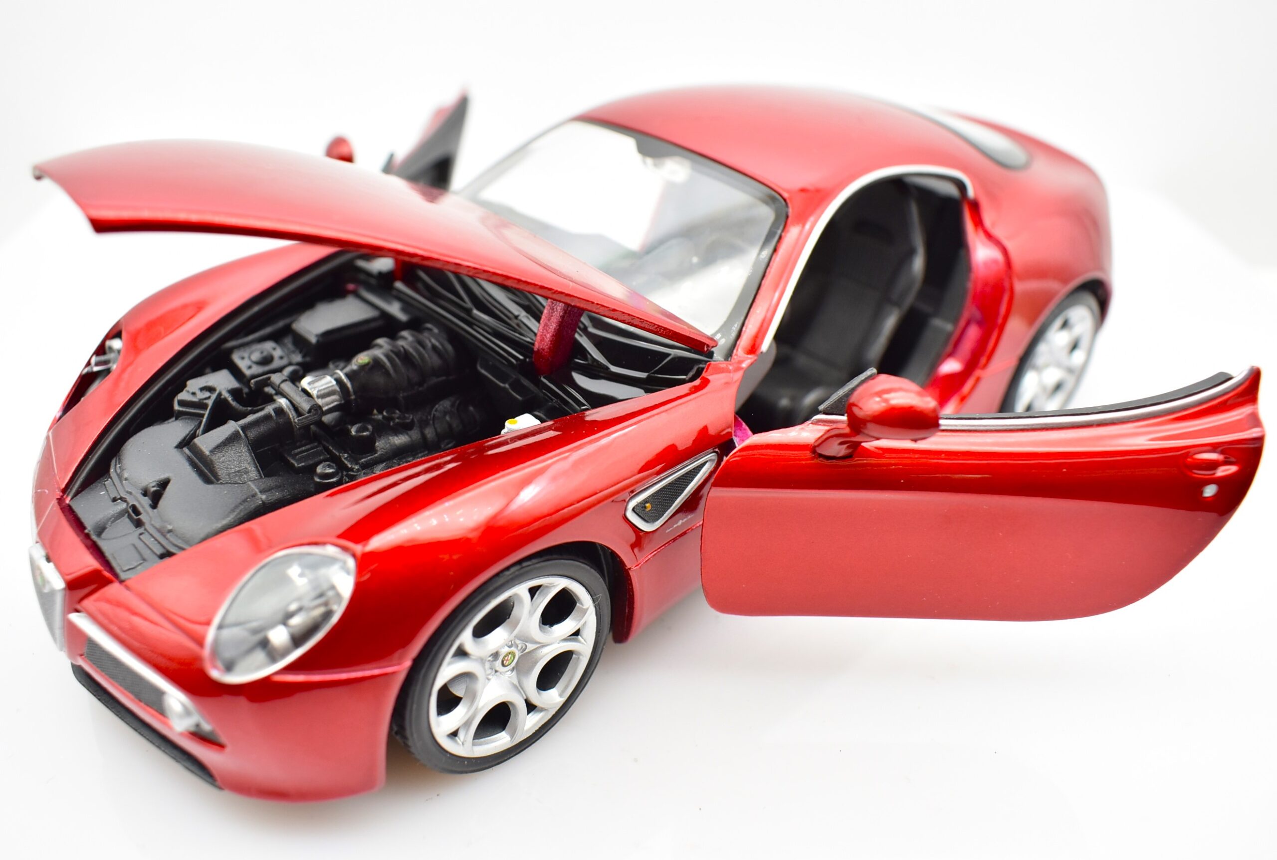 Modellino auto scala 1:24 Alfa 8C Competizione modellismo statico da ...