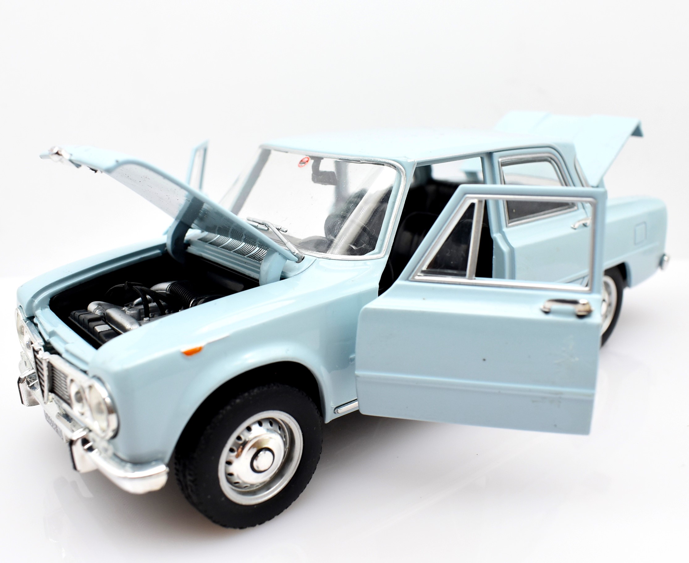 Modellino auto scala 1:24 Alfa Romeo Giulia 1600 Super modellismo ...