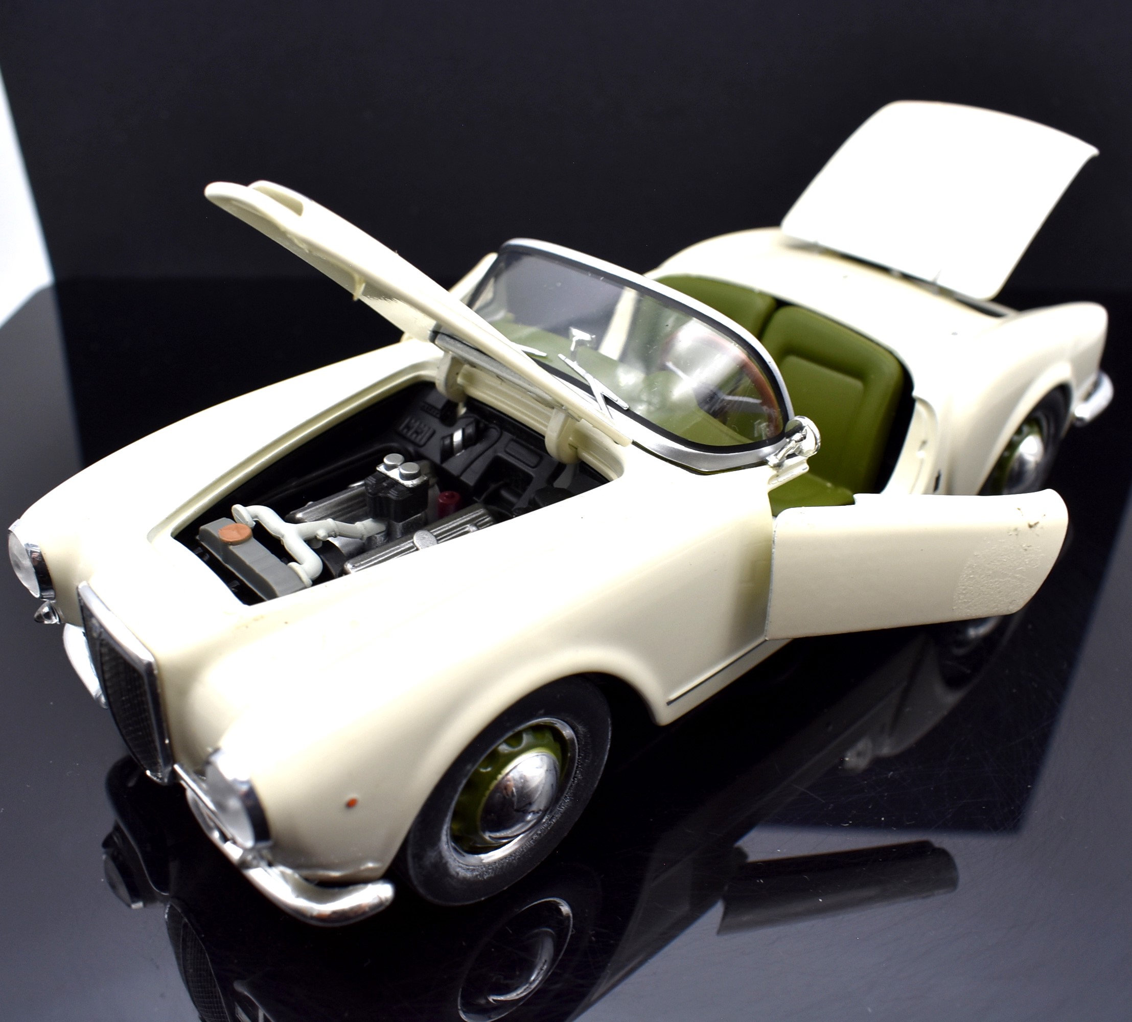 Modellino auto scala 1:24 Lancia Aurelia B24S modellismo statico da ...
