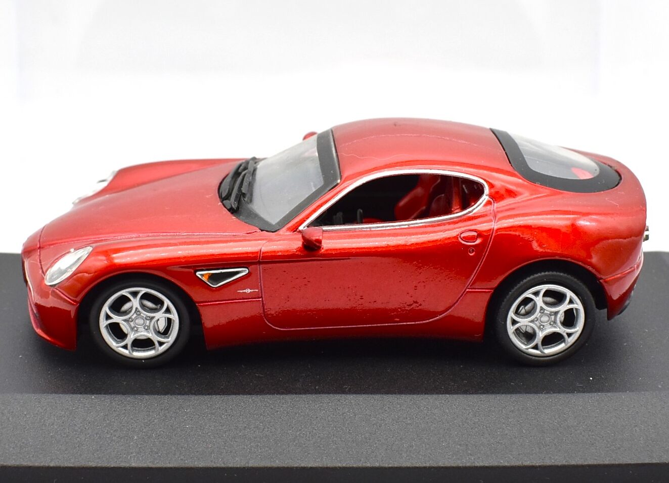 Modellino auto scala 1:43 Alfa Romeo 8C Competizione modellismo statico ...