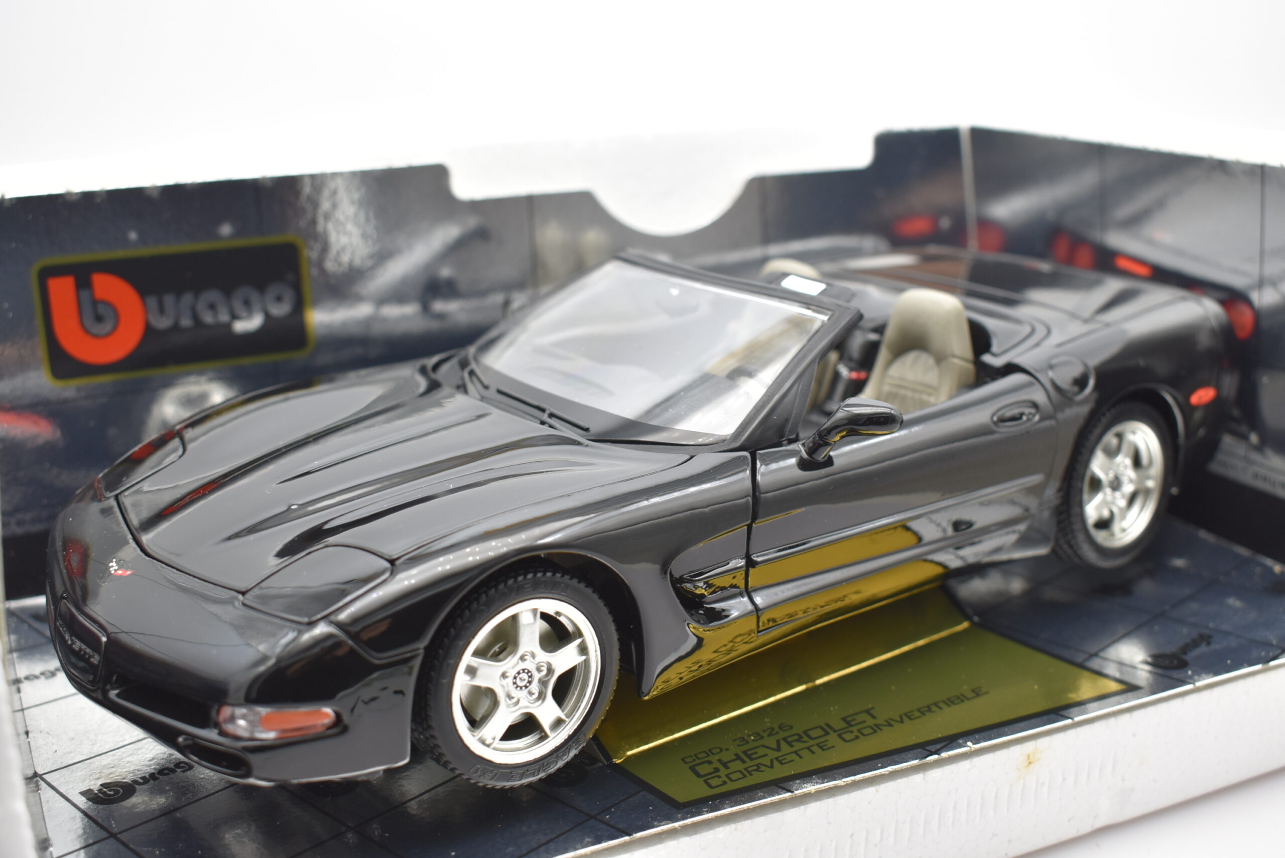Modellino auto CHEVROLET CORVETTE CONVERTIBLE scala 1:18 Burago diecast ...