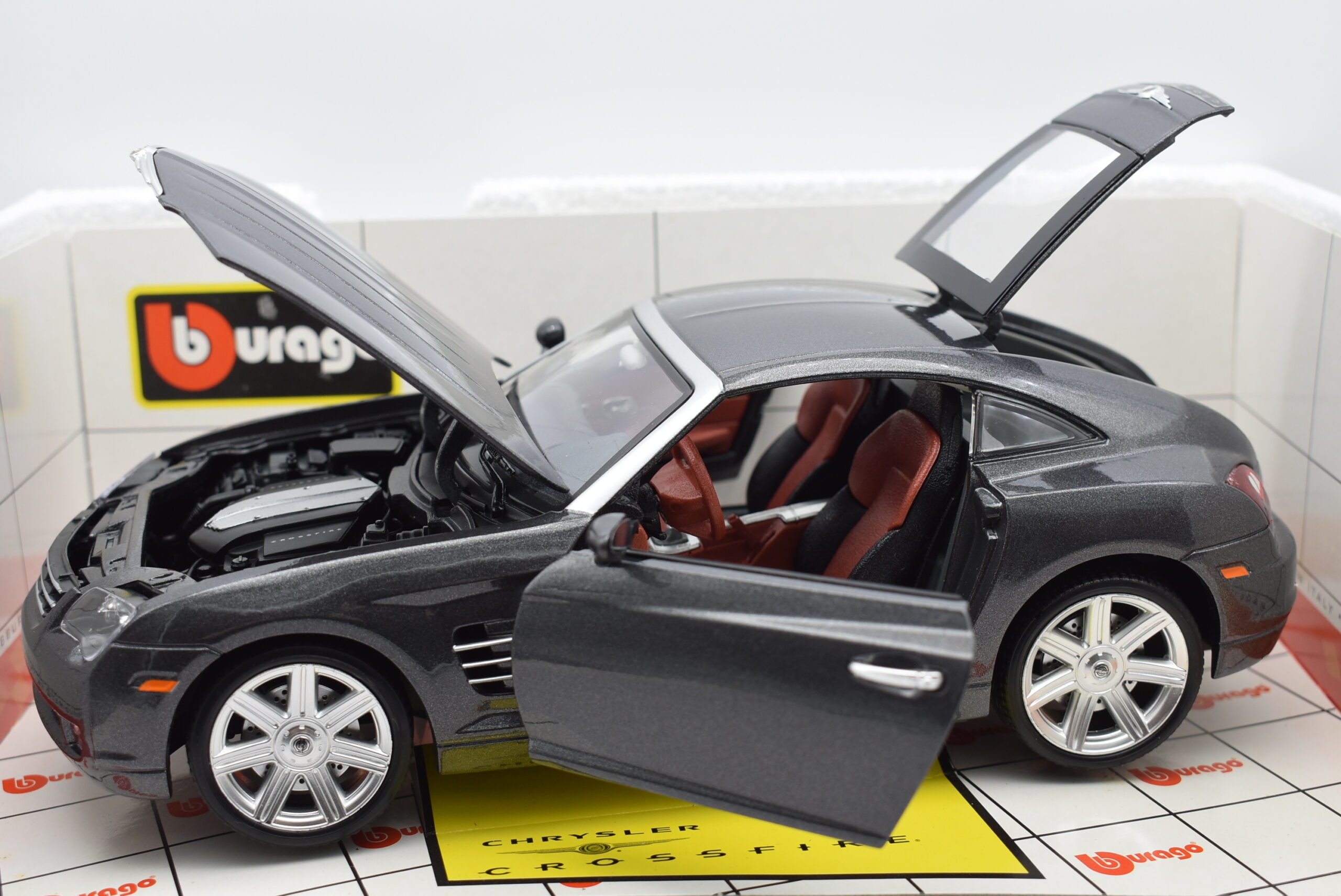 Modellino auto CHRYSLER CROSSFIRE scala 1:18 Burago diecast modellismo ...