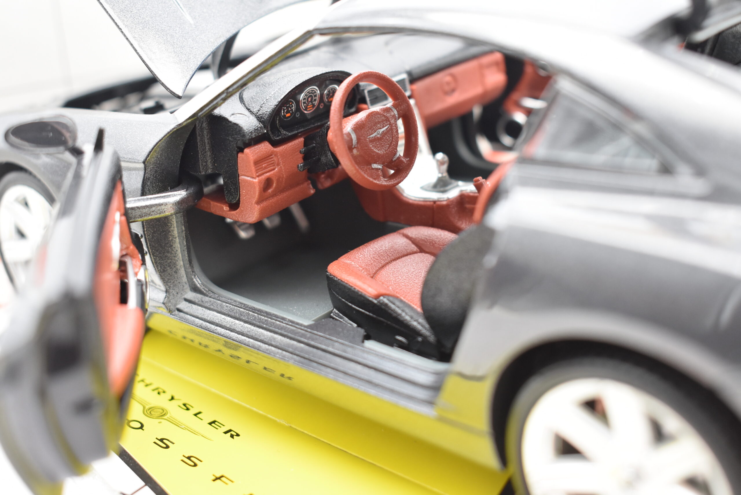 Modellino auto CHRYSLER CROSSFIRE scala 1:18 Burago diecast modellismo ...