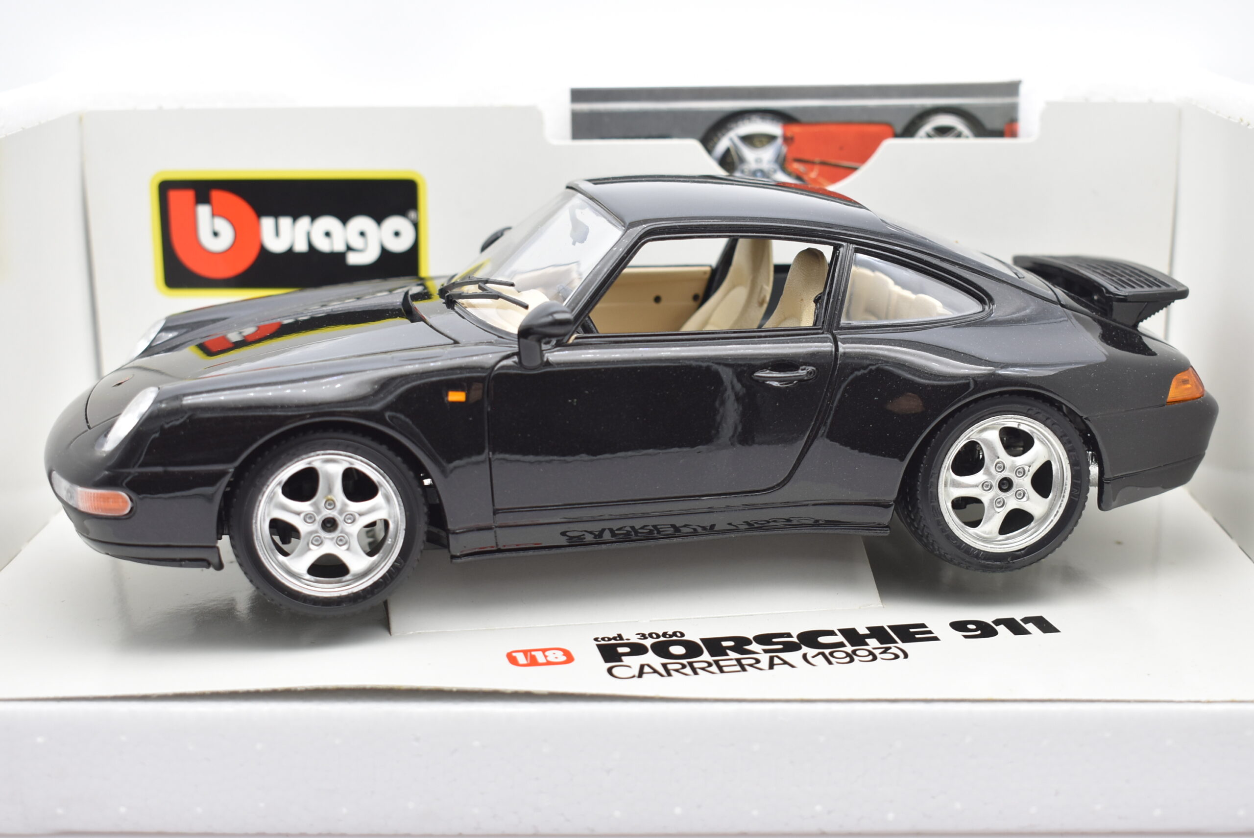 Modellino auto PORSCHE 911 CARRERA scala 1:18 Burago diecast modellismo ...