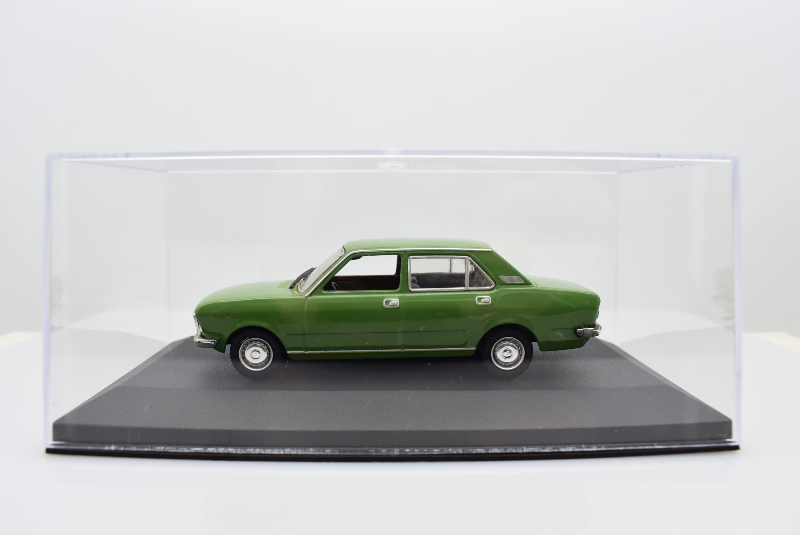 Modellini auto da collezione scala 1:43 FIAT 132 diecast modellismo ...