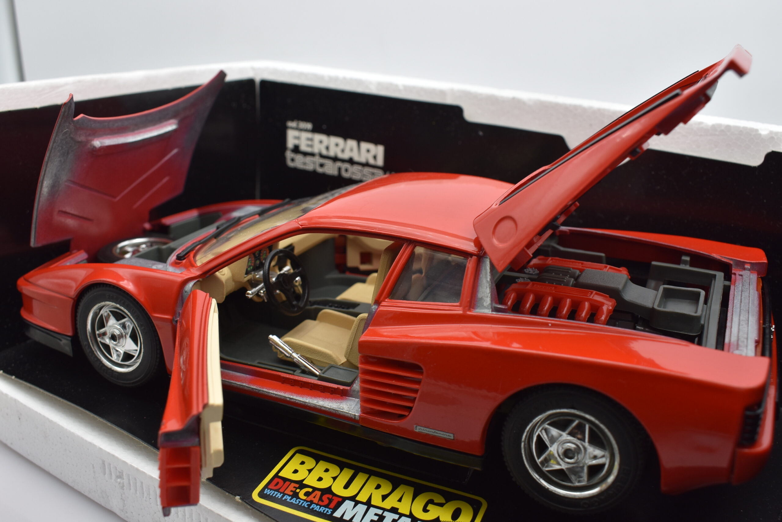 Modellino auto scala 1:18 Ferrari testarossa diecast modellismo ...