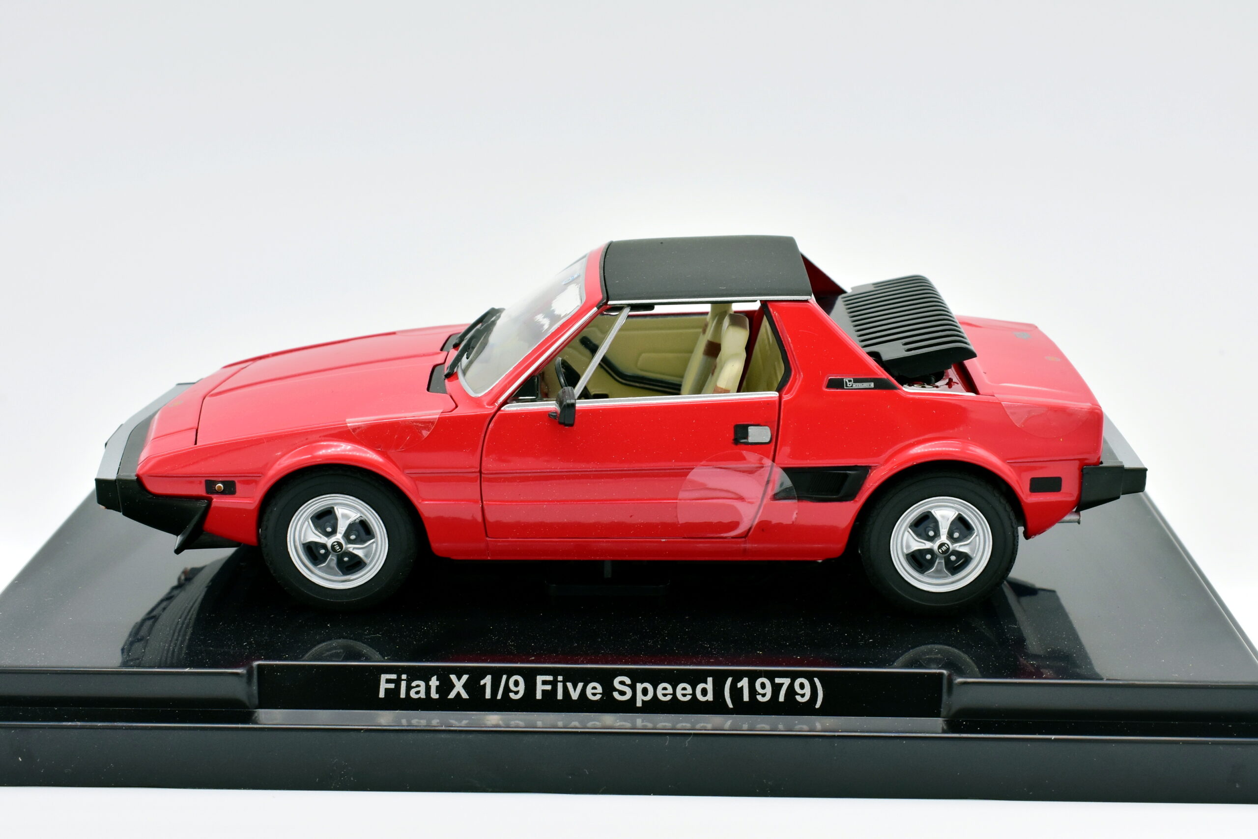 Modellino auto FIAT X1/9 x19 rosso scala 1/24 diecast modellismo ...