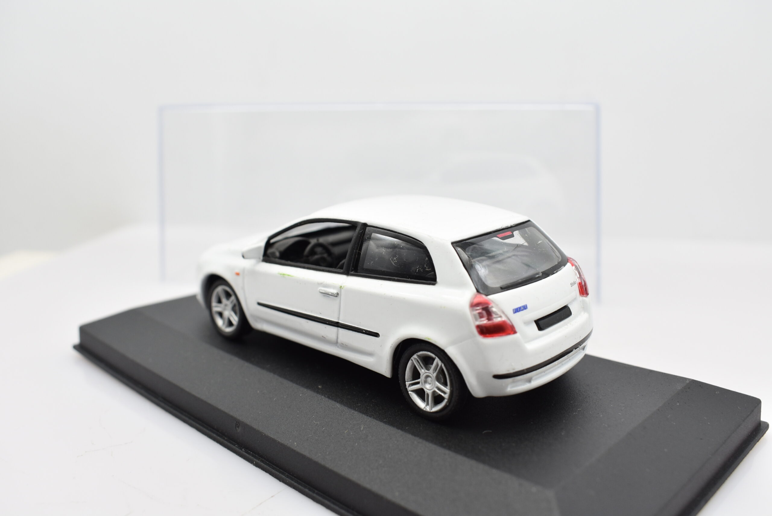 Modellino auto scala 1:43 Fiat Stilo Norev diecast modellismo statico ...