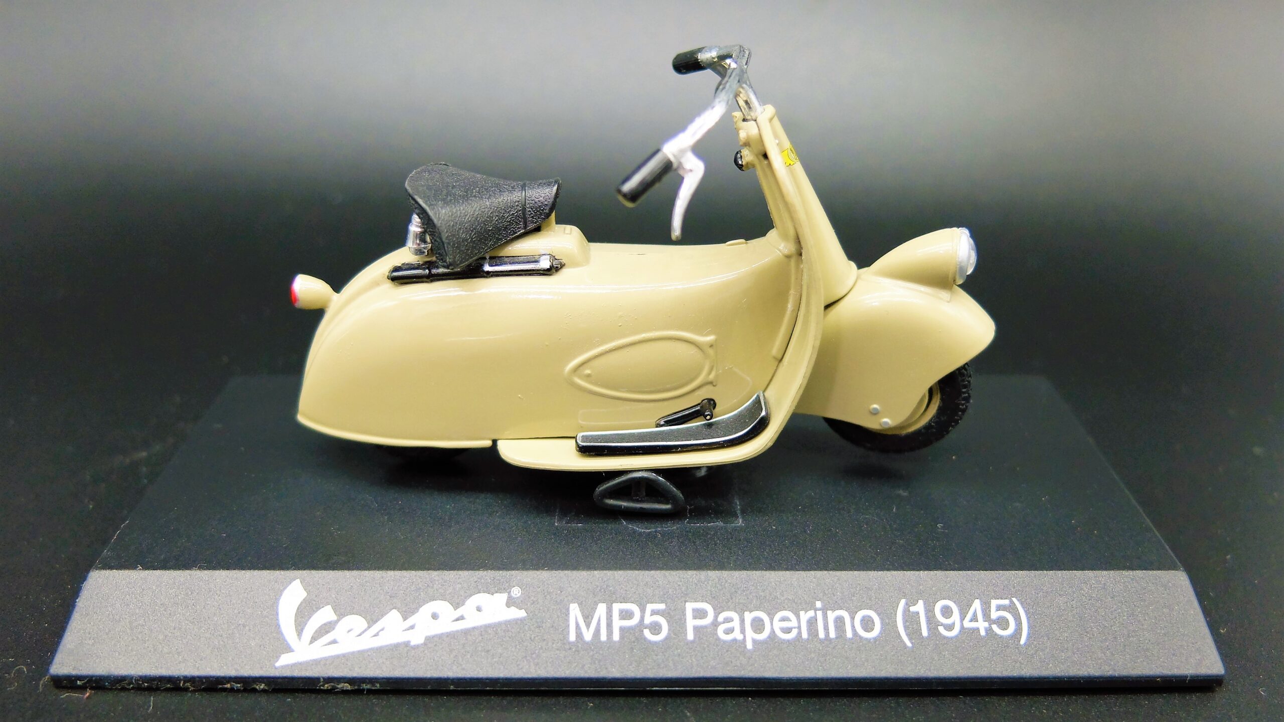Modellini vespa MP5 Paperino scala 1:18 modellismo da collezione ...