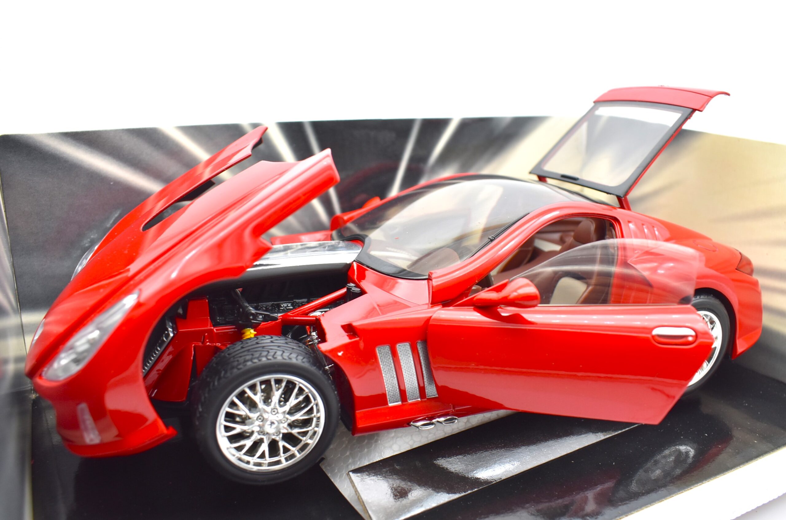 Modellino auto scala 1:18 Peugeot 907 Coupe Speedy diecast modellismo ...