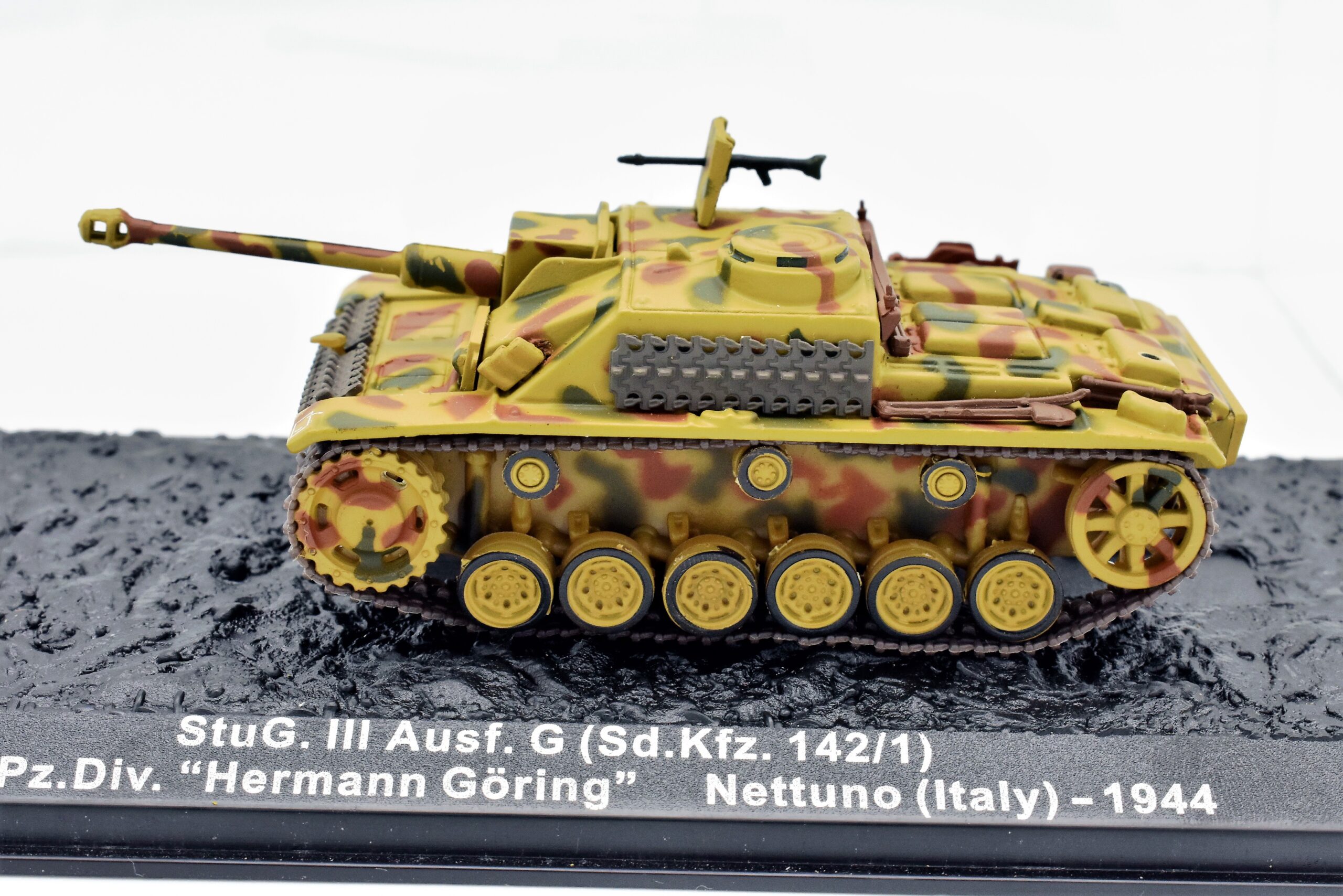 Modellini carri armati tank STUG. III veicoli militari da combattimento ...