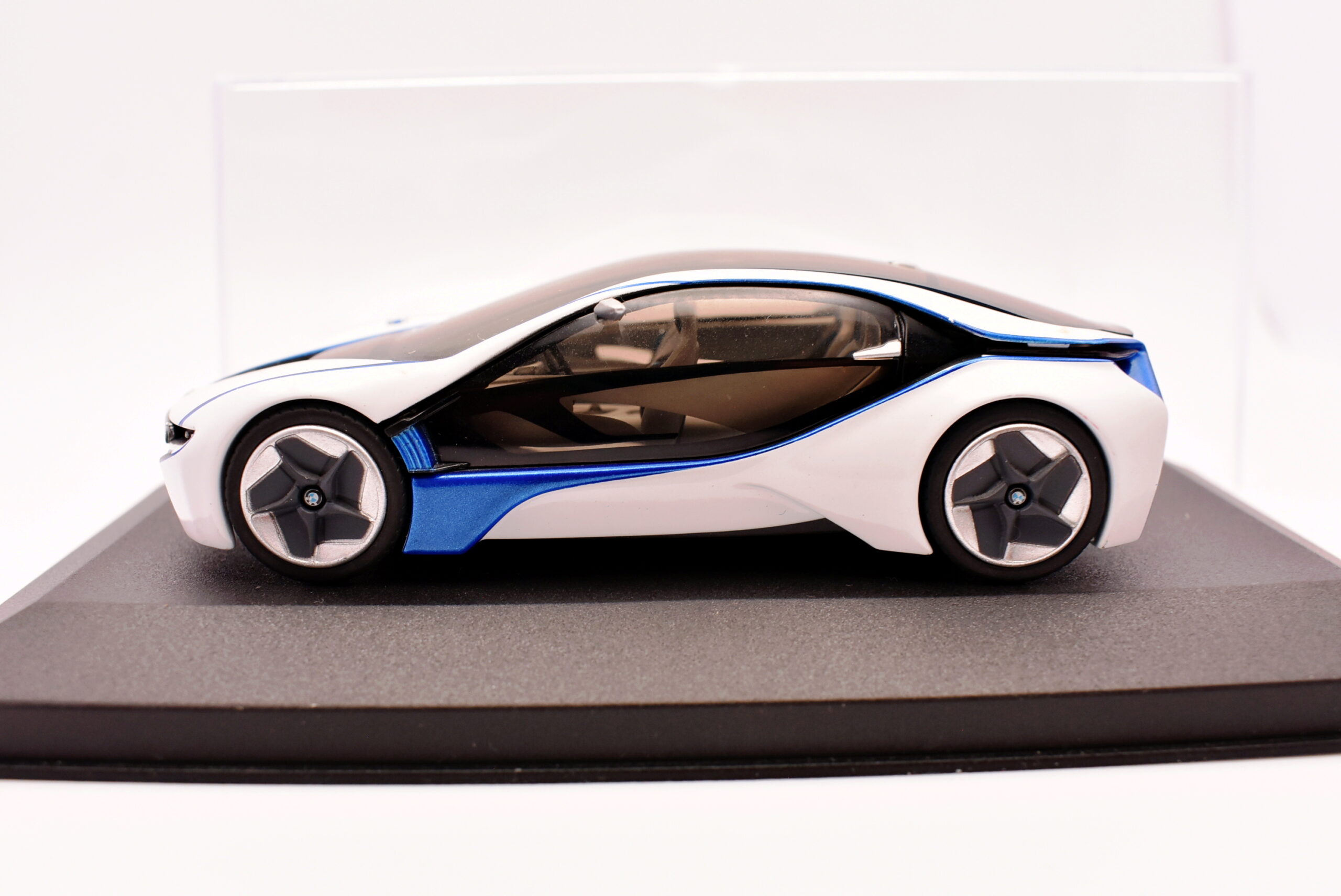 Modellino Auto Scala 1:43 BMW Vision Efficient Dynamics diecast ...