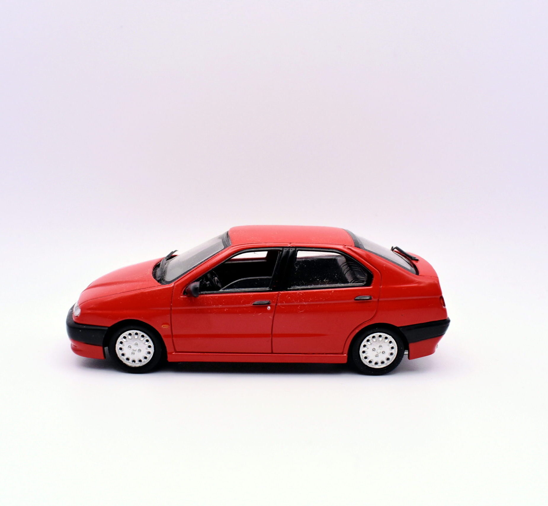 Modellini auto da collezione scala 1:43 ALFA ROMEO 146 diecast ...