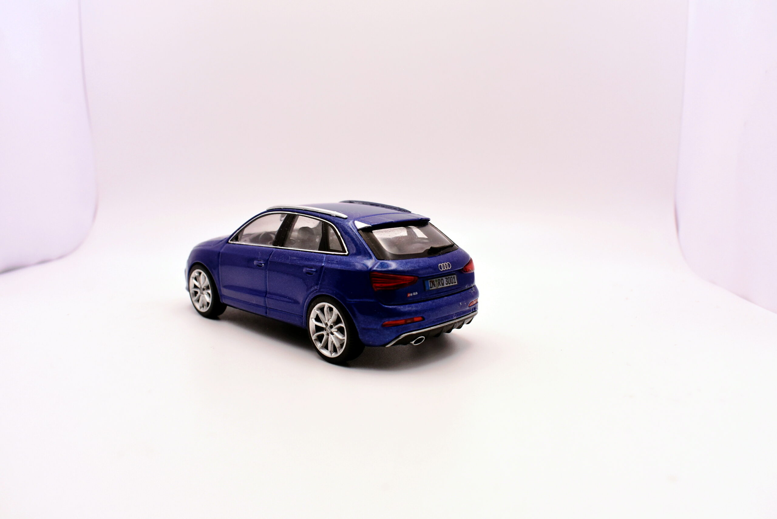 Modellino auto scala 1:43 audi RS Q3 schuco diecast modellismo statico ...