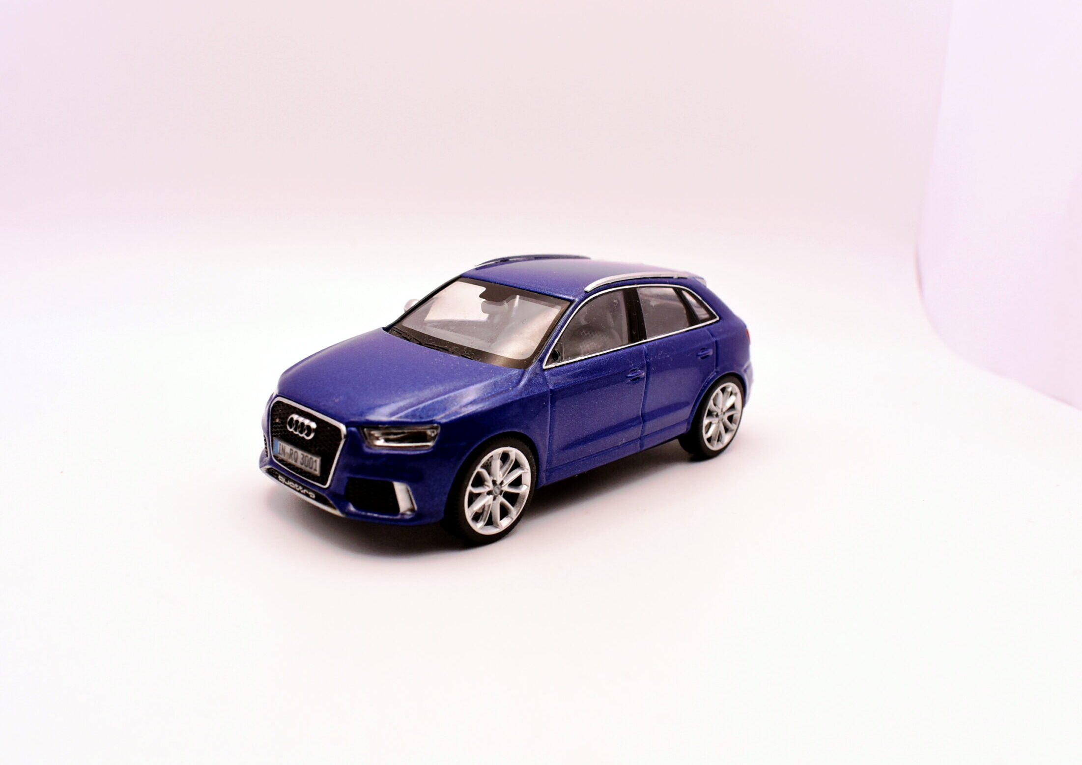 Modellino auto scala 1:43 audi RS Q3 schuco diecast modellismo statico ...